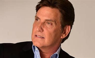 Esto hace Víctor Cámara en Los Estados Unidos para sobrevivir